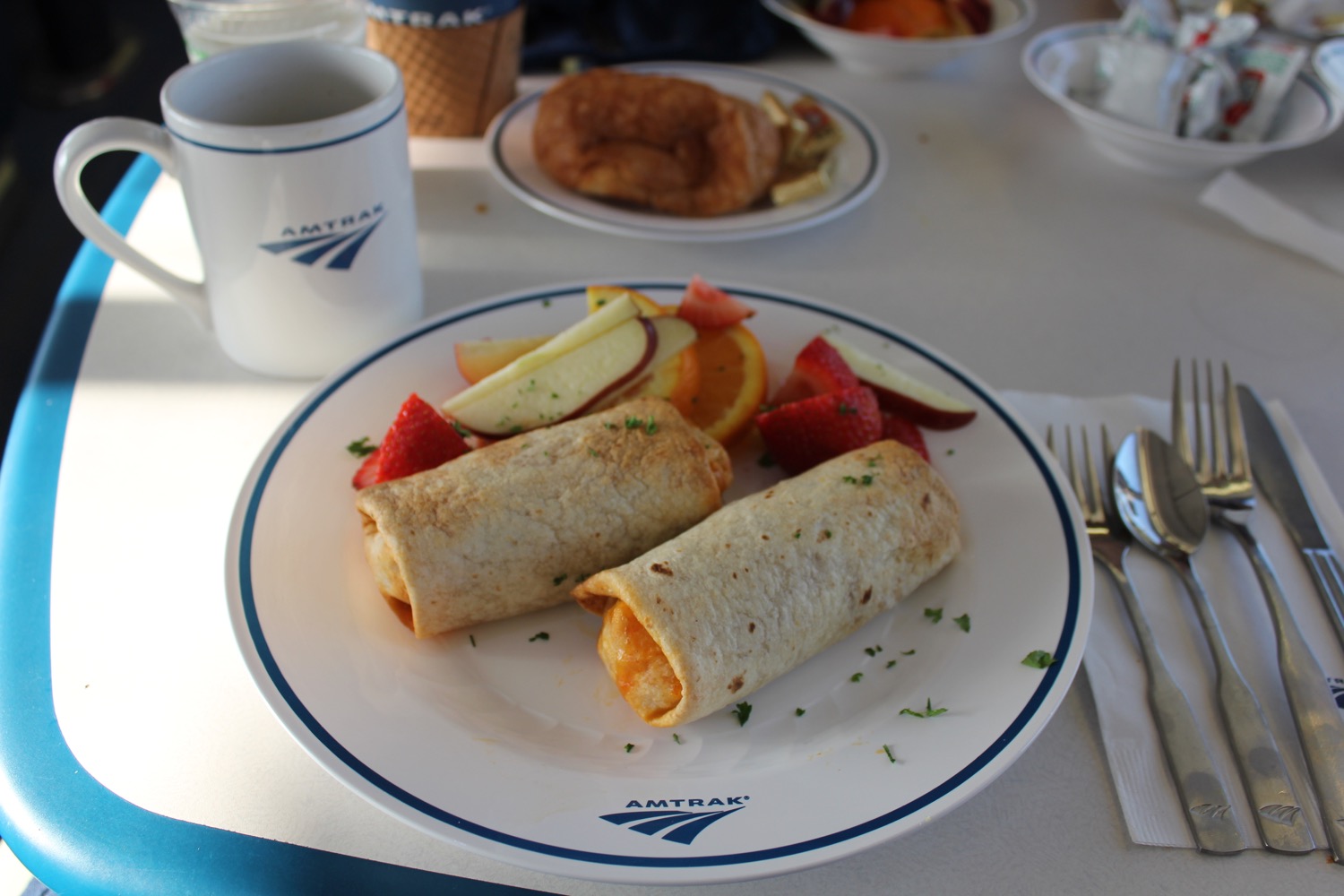 End Of An Era: The Amtrak Dining Car - Live and Let's Fly