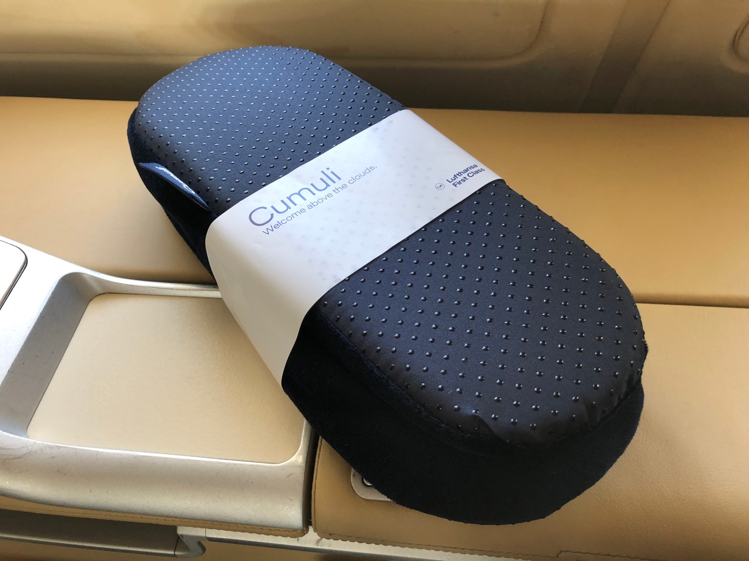 Magnifico: Lufthansa First Class Slippers - Live and Let's Fly