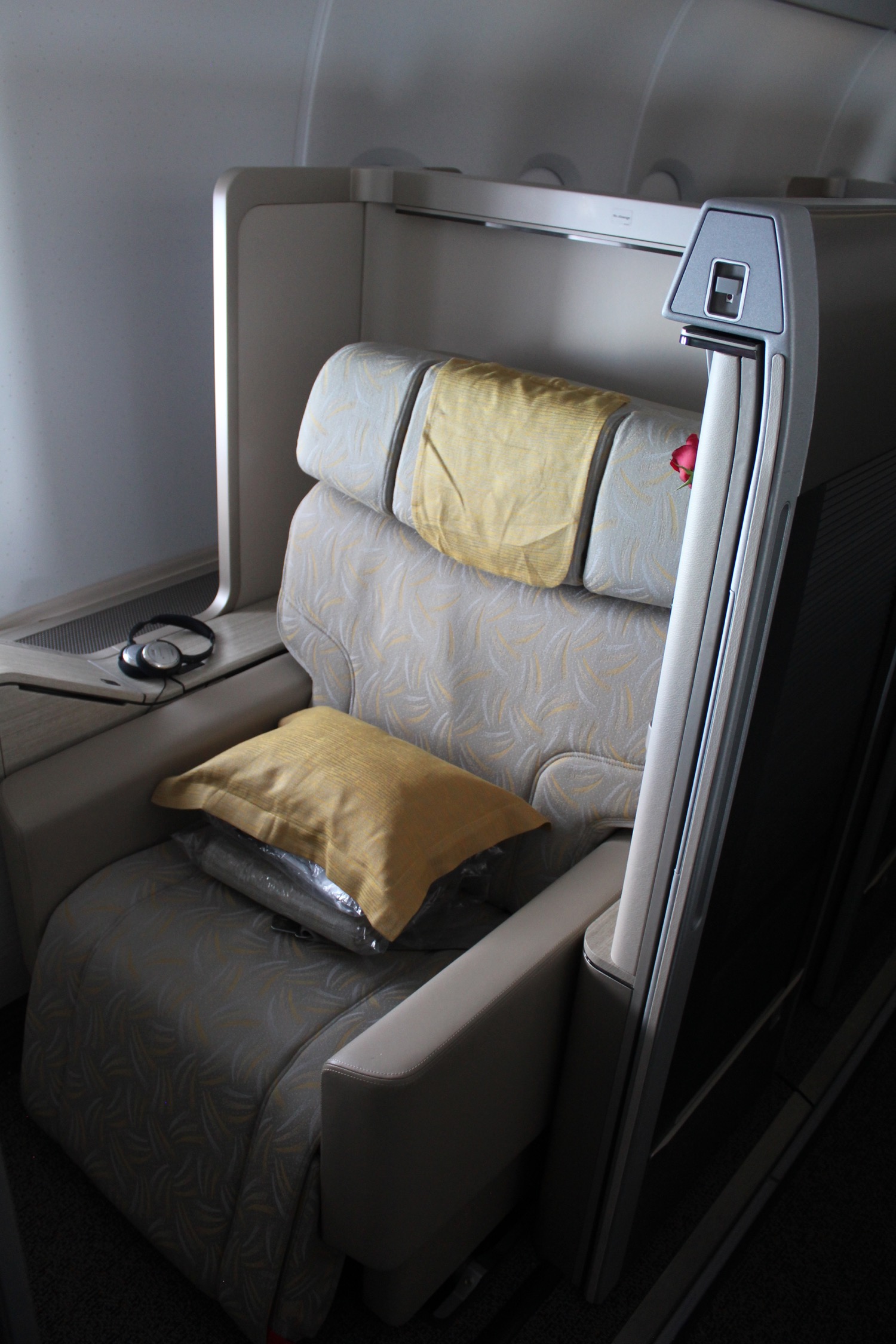 Review: Asiana A380 First Class Seoul To Los Angeles - Live and Let's Fly