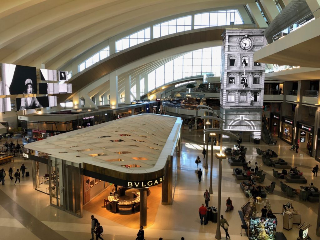 Review: Los Angeles International Lounge (LAX) - Live and Let's Fly