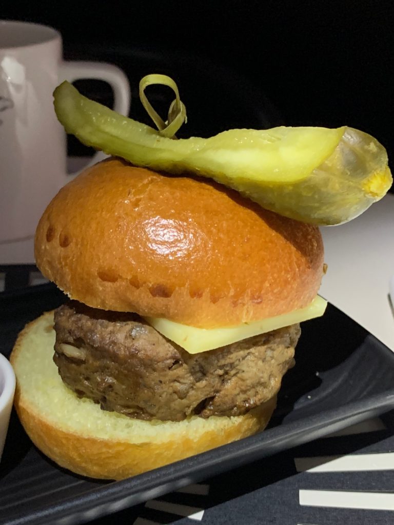 The Best Airline Cheeseburger In The World - Live and Let's Fly