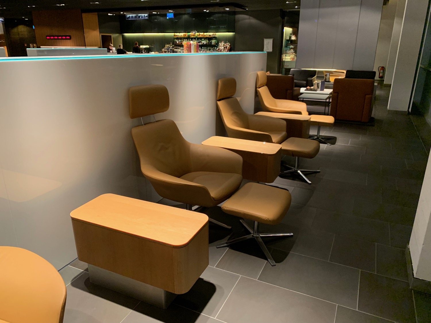 Review: Lufthansa First Class Lounge & Spa - Frankfurt (B Gates) - Live ...