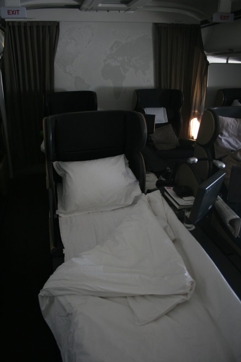 Review: SWISS A340-300 First Class Shanghai To Zurich - Live and Let's Fly