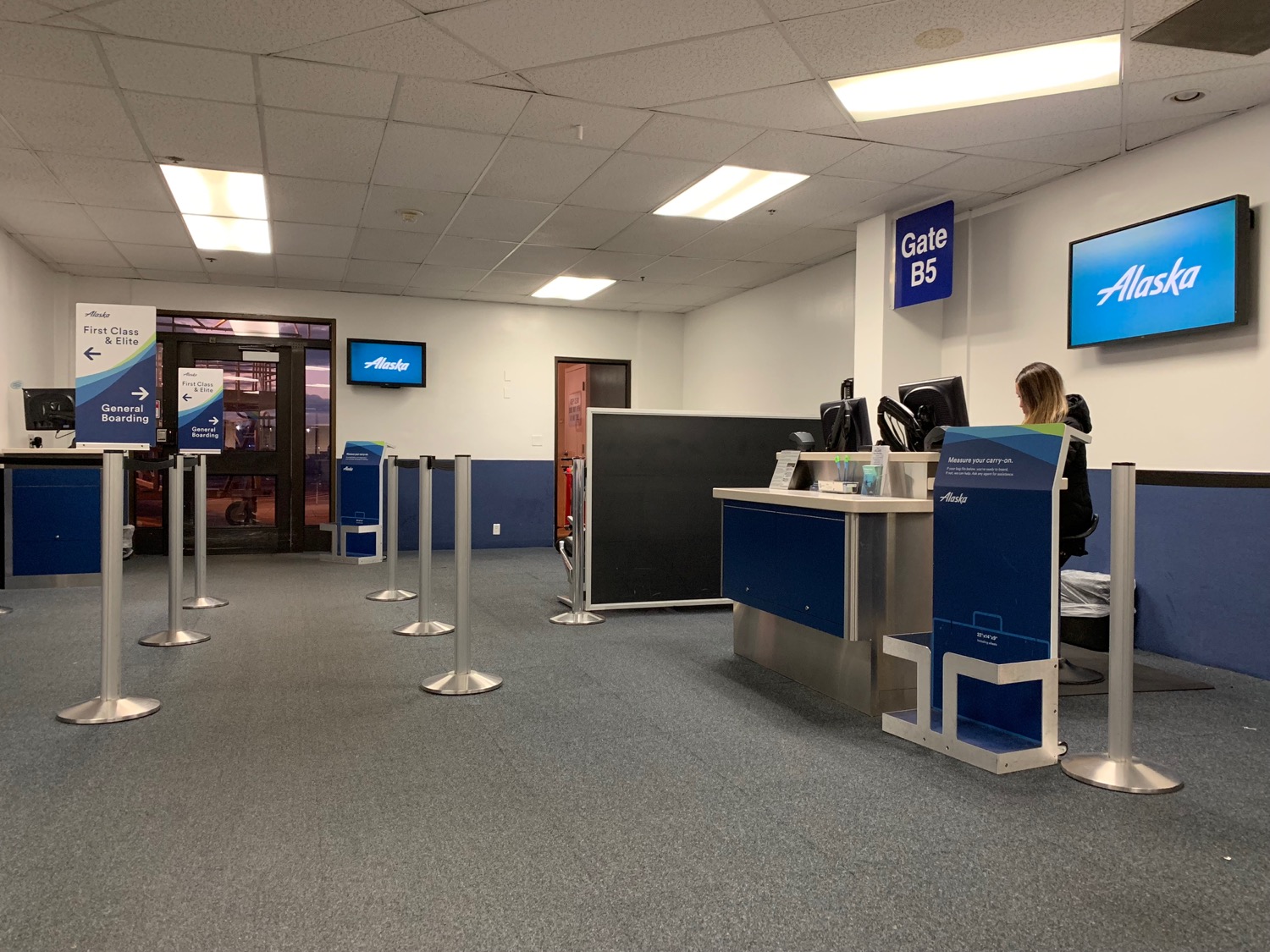 Review: Alaska Airlines (Horizon) E-175 First Class Burbank To Seattle ...