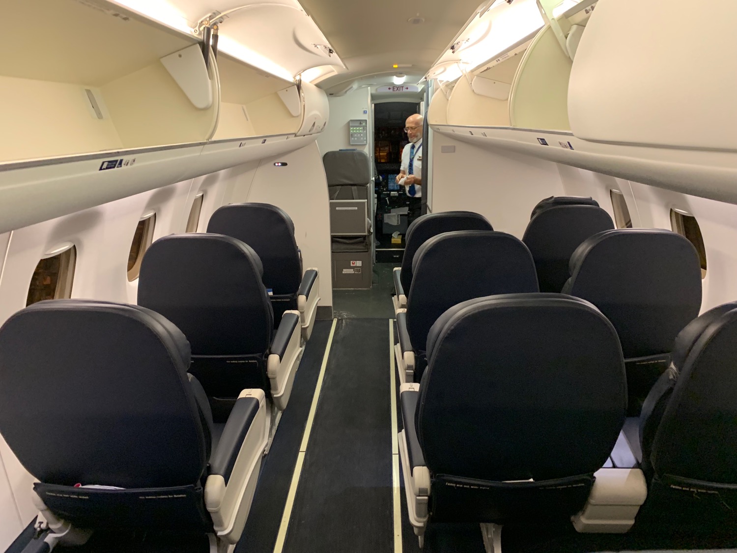 Review: Alaska Airlines (Horizon) E-175 First Class Burbank To Seattle ...