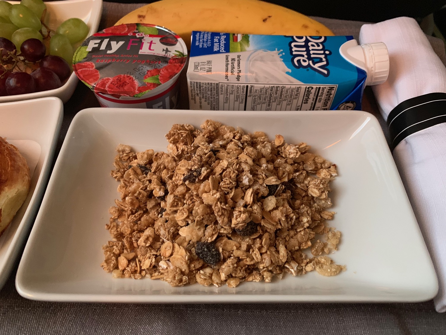 Review: American Airlines (Compass) E-175 First Class Seattle To Los ...