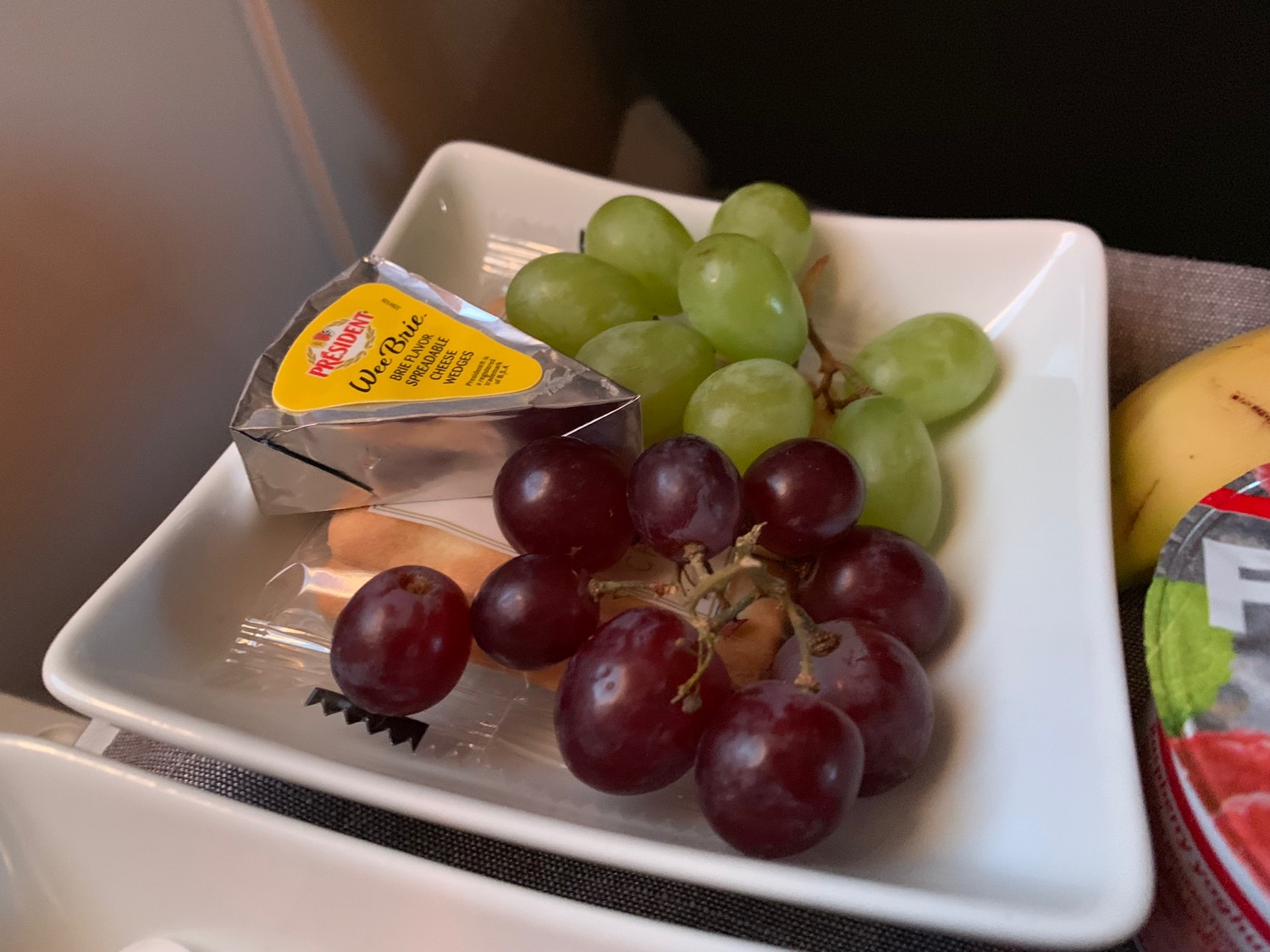 Review: American Airlines (Compass) E-175 First Class Seattle To Los ...