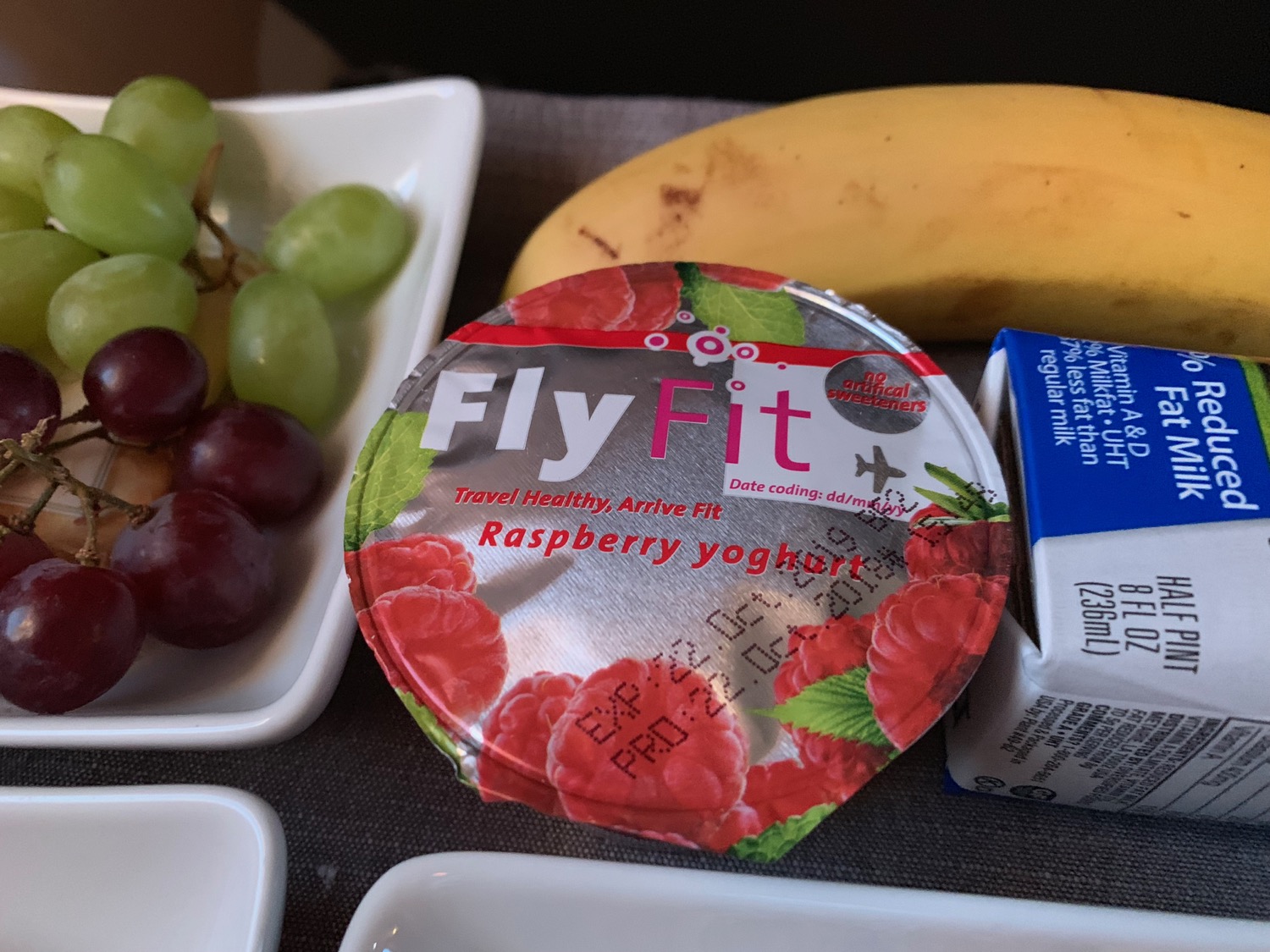 Review: American Airlines (Compass) E-175 First Class Seattle To Los ...