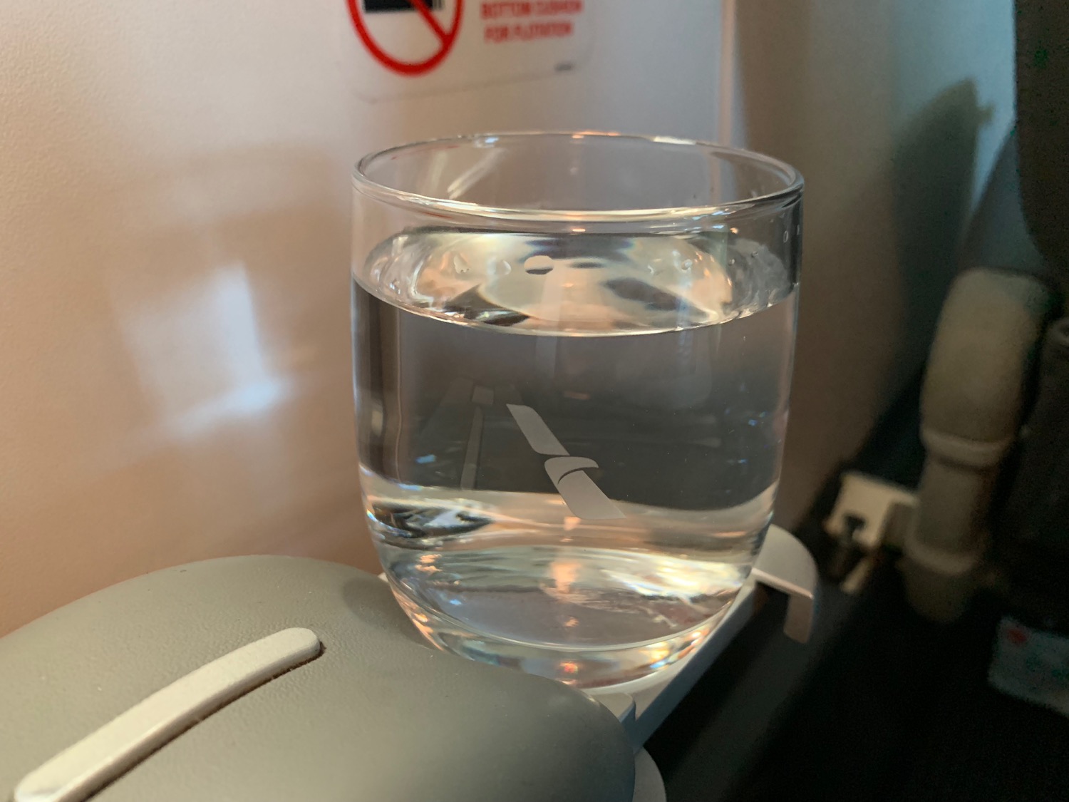 Review: American Airlines (Compass) E-175 First Class Seattle To Los ...
