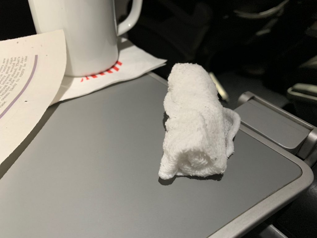 Review: American Airlines (Compass) E-175 First Class Seattle To Los ...