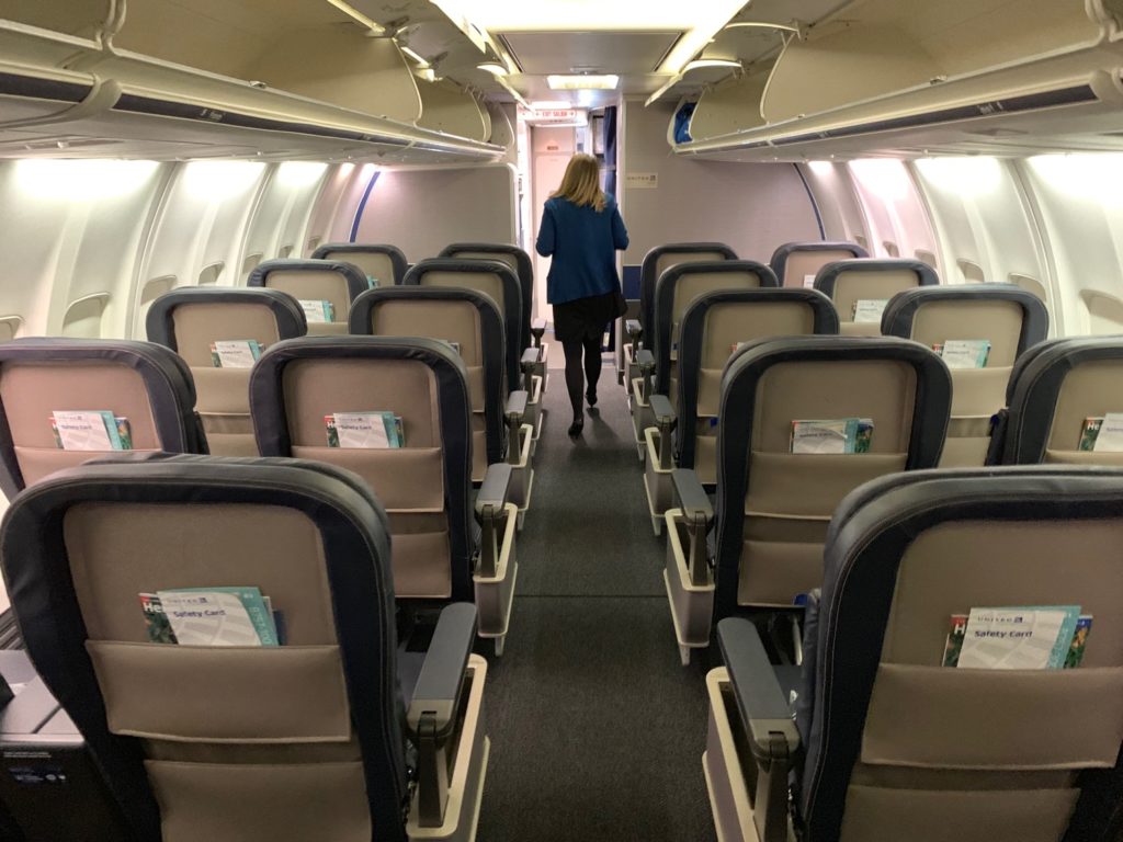 Review: United Airlines 757-300 First Class Honolulu To Los Angeles ...