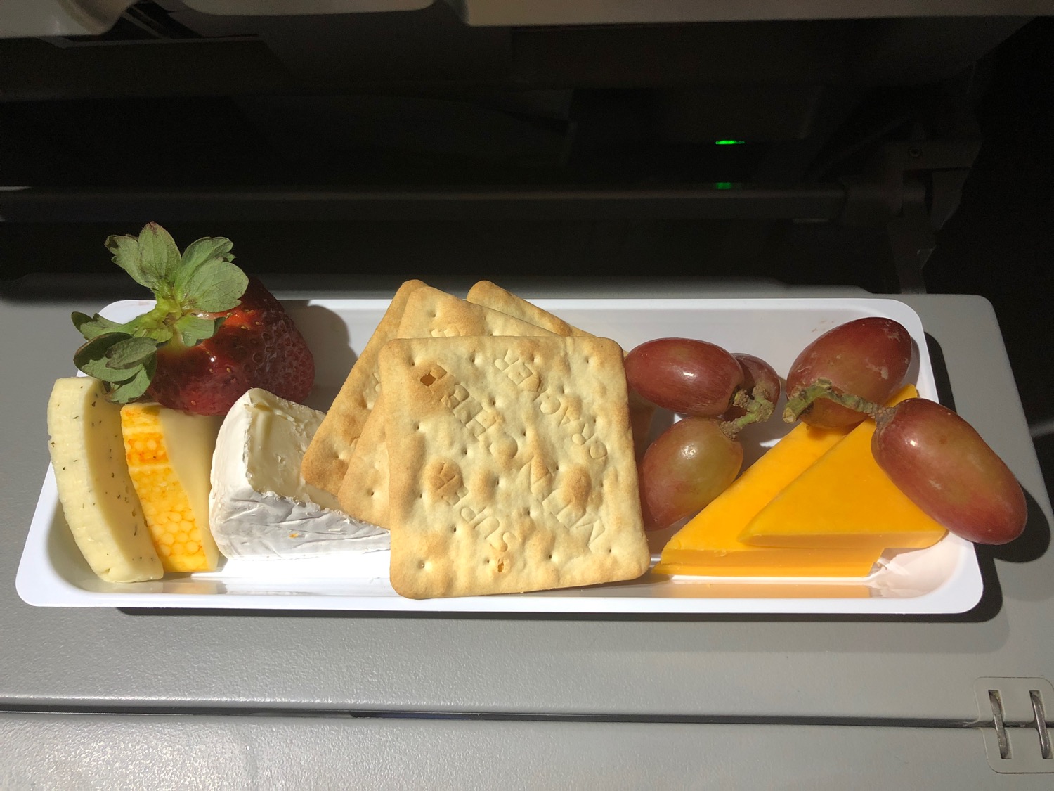 United Actually Is Reducing Meal Service In Polaris During April "Trial ...