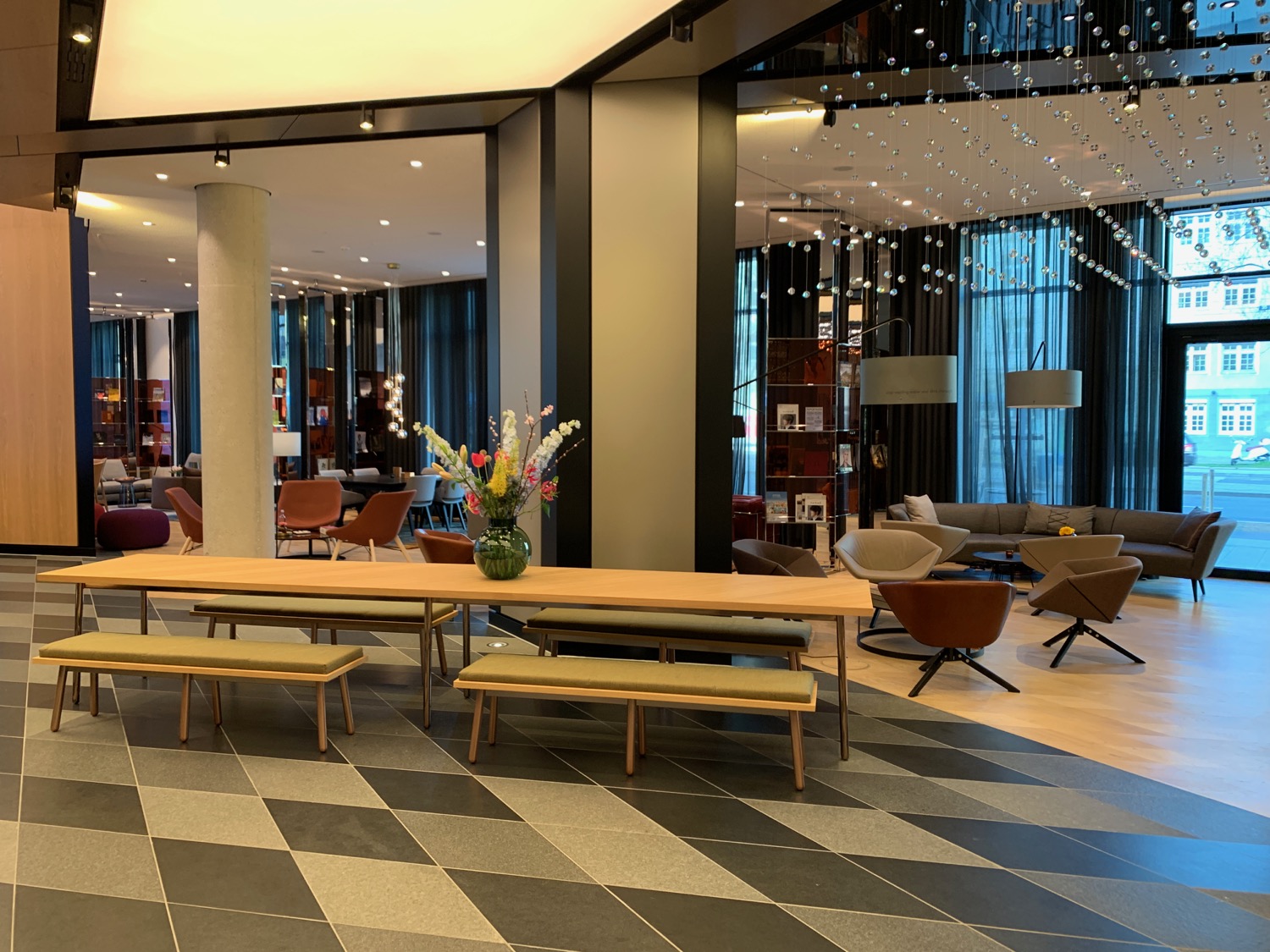 First Impressions: Andaz Munich - Live and Let's Fly