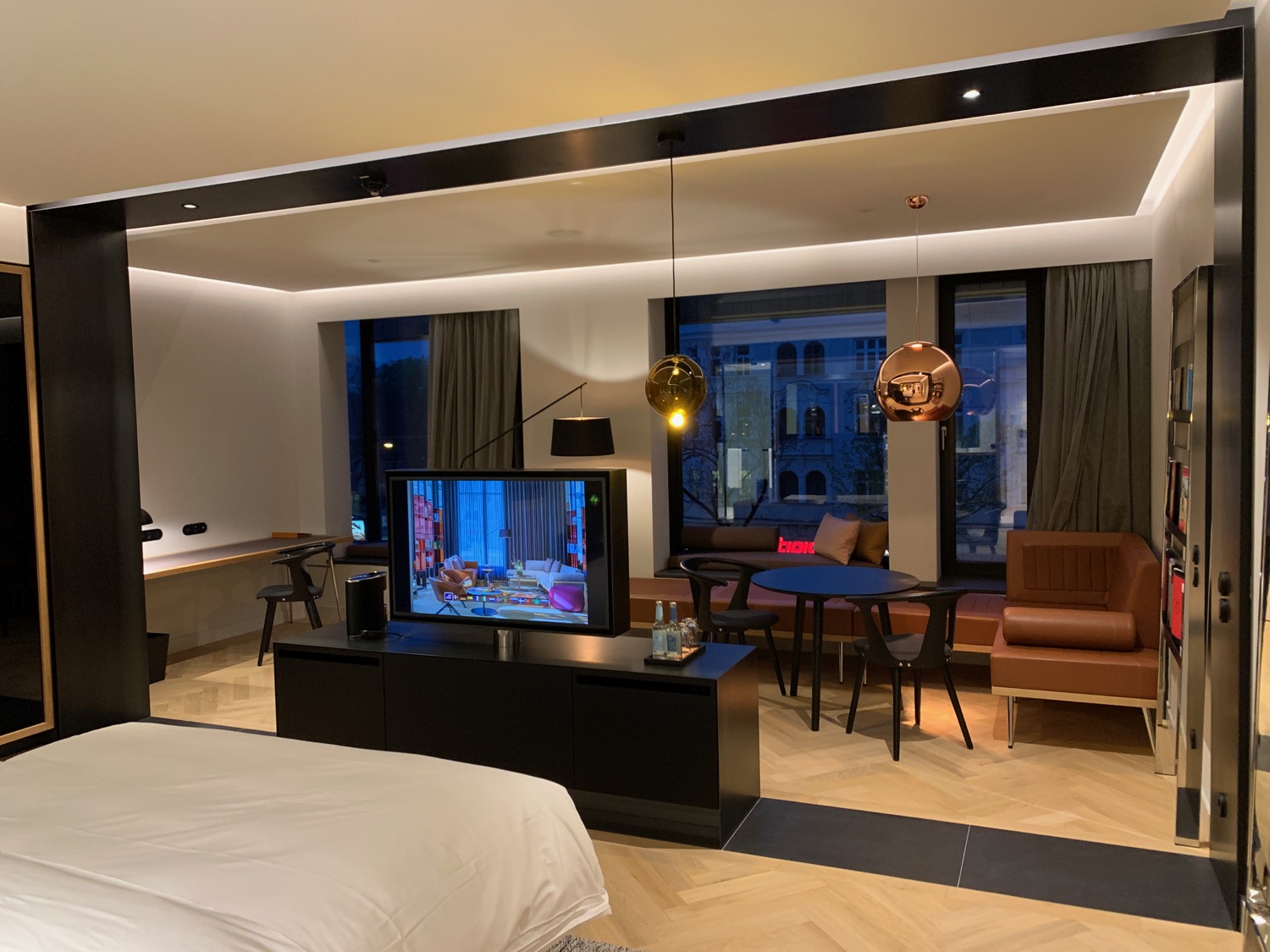 First Impressions: Andaz Munich - Live and Let's Fly