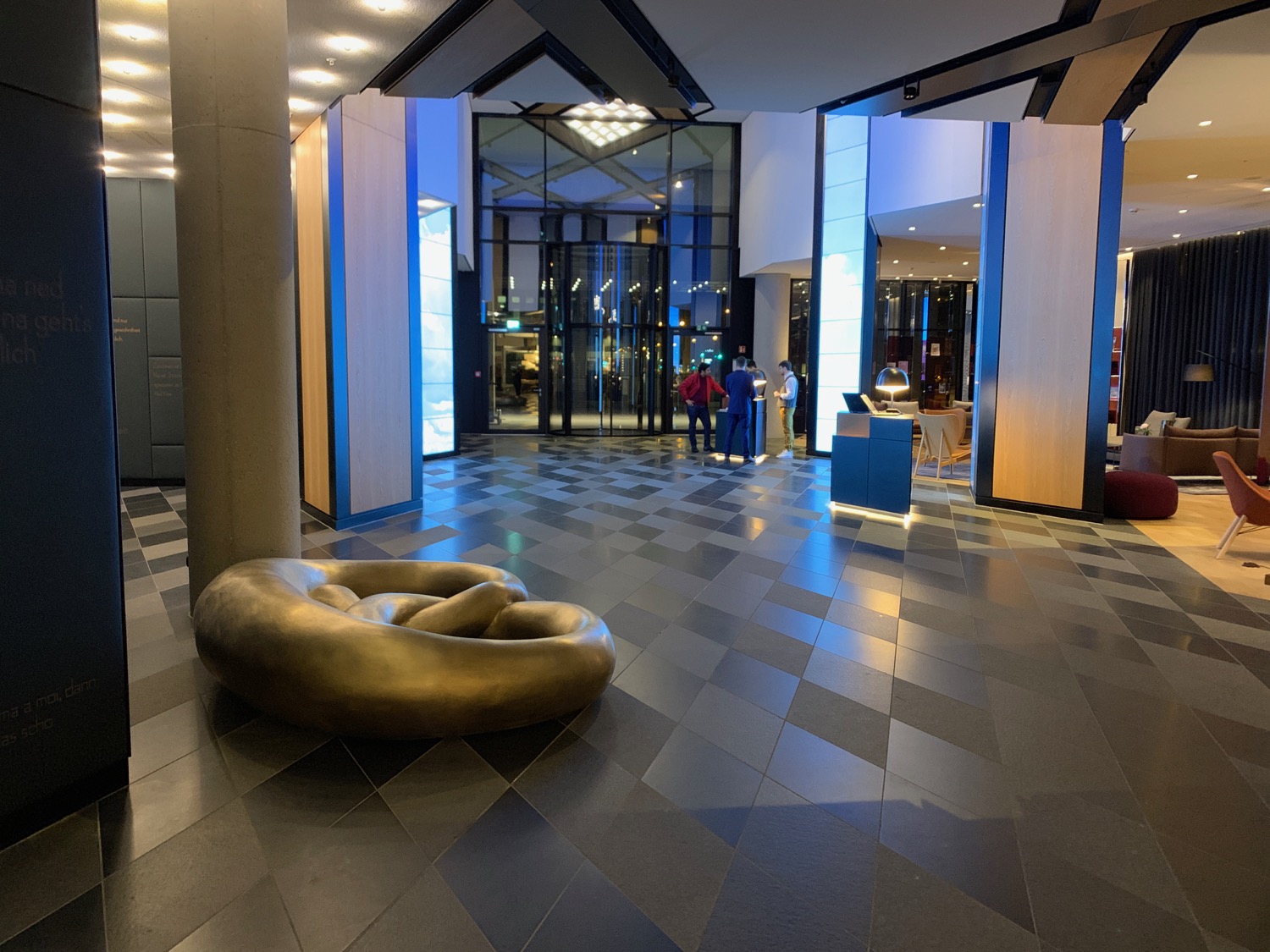 Review: Andaz Munich Schwabinger Tor - Live and Let's Fly