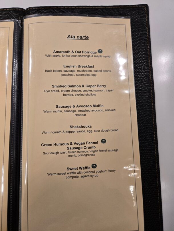 Review: United Arrivals Lounge London (LHR) - Live and Let's Fly