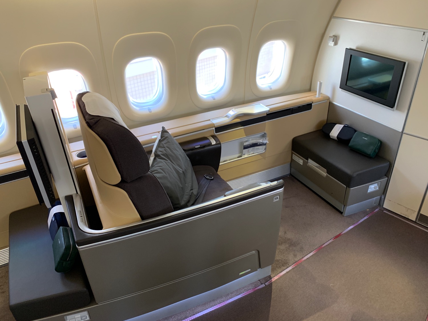 A (Near) Perfect Flight On Lufthansa - Live and Let's Fly