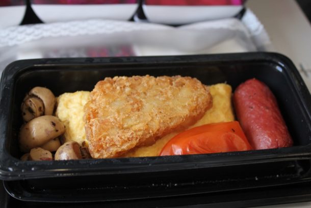 Economy Class Breakfast On Qatar Airways - Live and Let's Fly