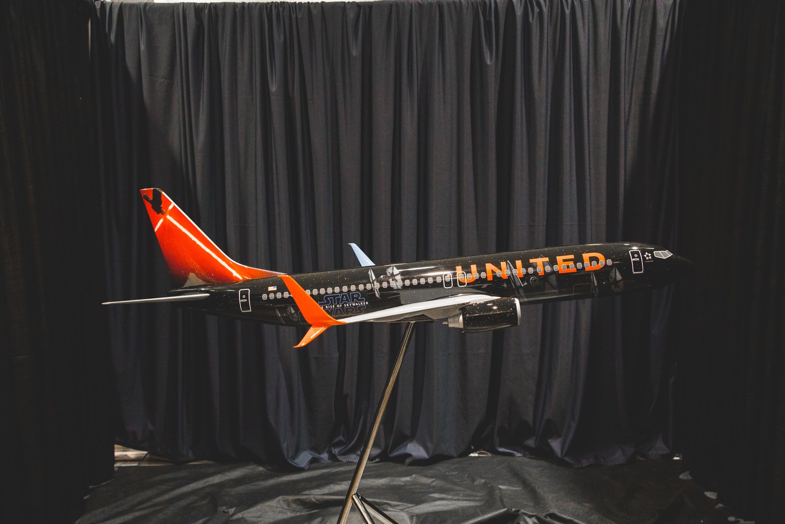 United Airlines Unveils Star Wars Livery - Live and Let's Fly