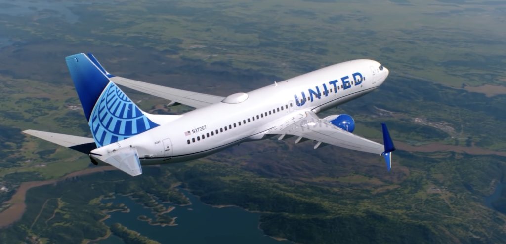 Fascinating: How Aerial Plane Shots Are Captured - Live and Let's Fly