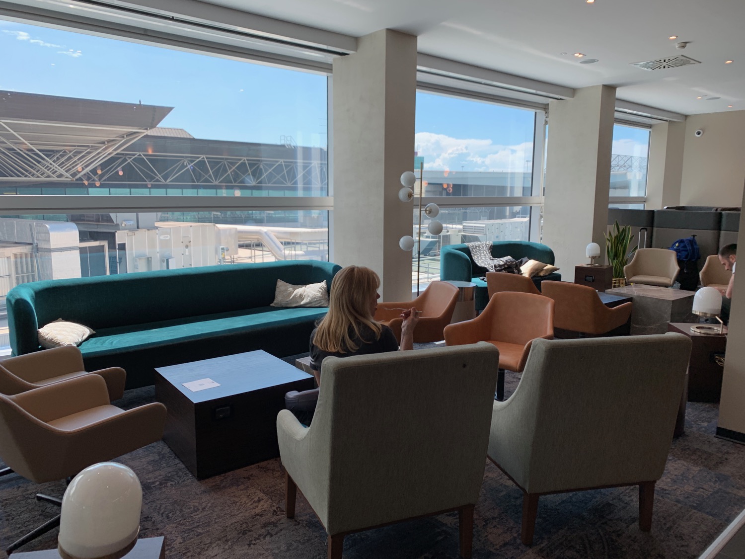 Review: Plaza Premium Lounge Rome (FCO) - Live and Let's Fly