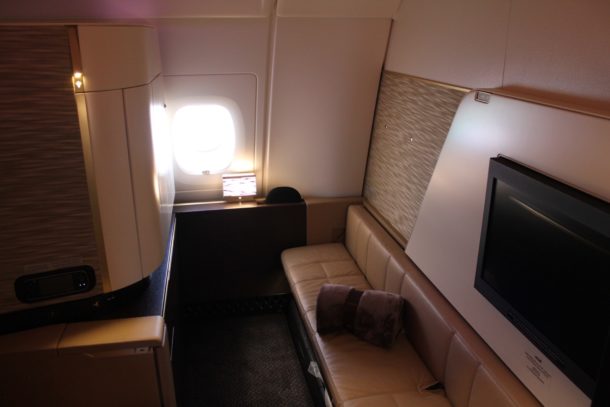 Review: Etihad Airways A380 First Class Apartment London To Abu Dhabi ...