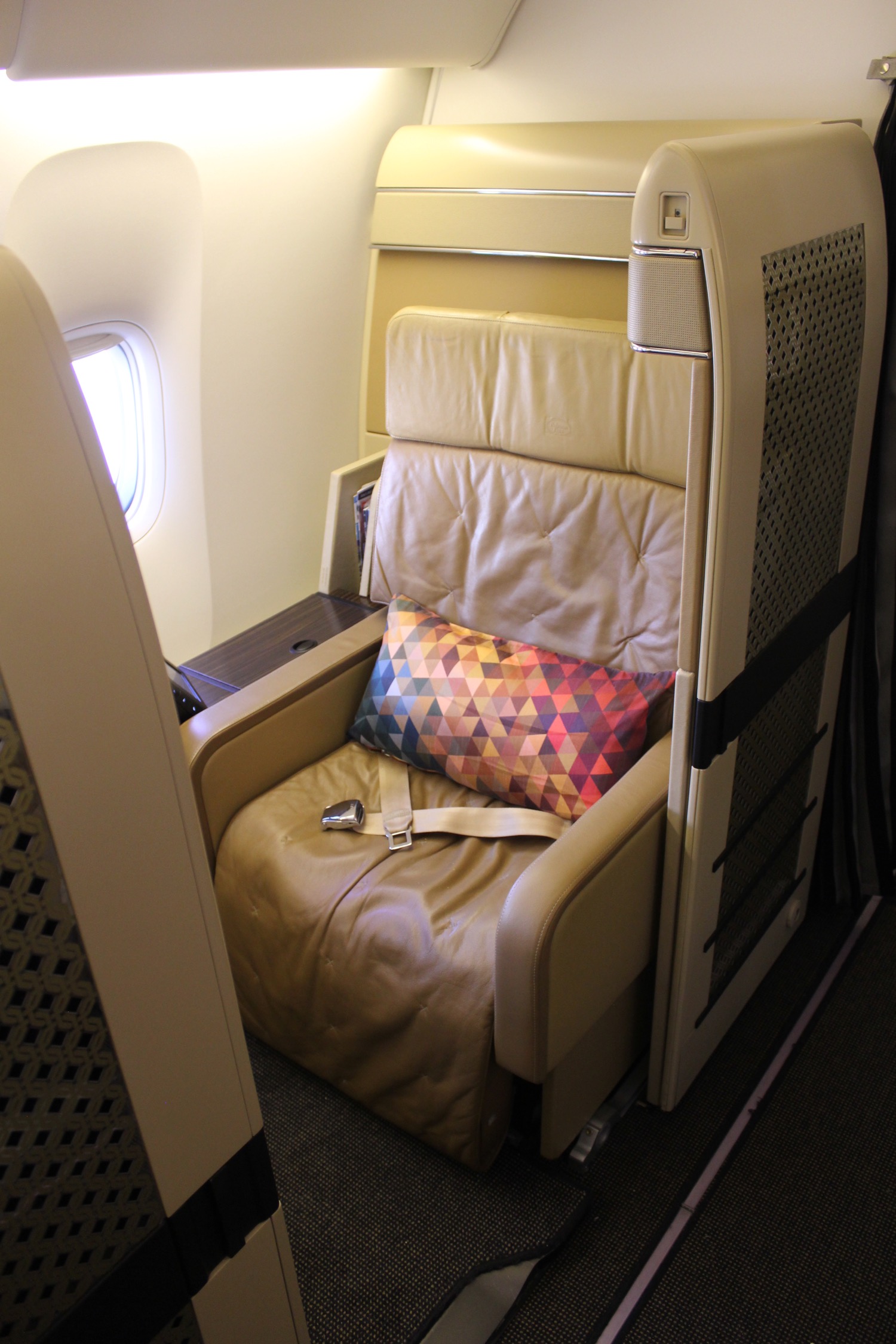 Review: Etihad 777-300ER First Class Abu Dhabi To Los Angeles - Live ...