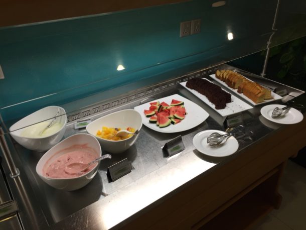 Review: Maldivian Moonimaa Lounge (MLE) - Live and Let's Fly