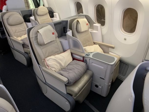 First Impressions: Royal Jordanian 787-8 Business Class - Live and Let ...