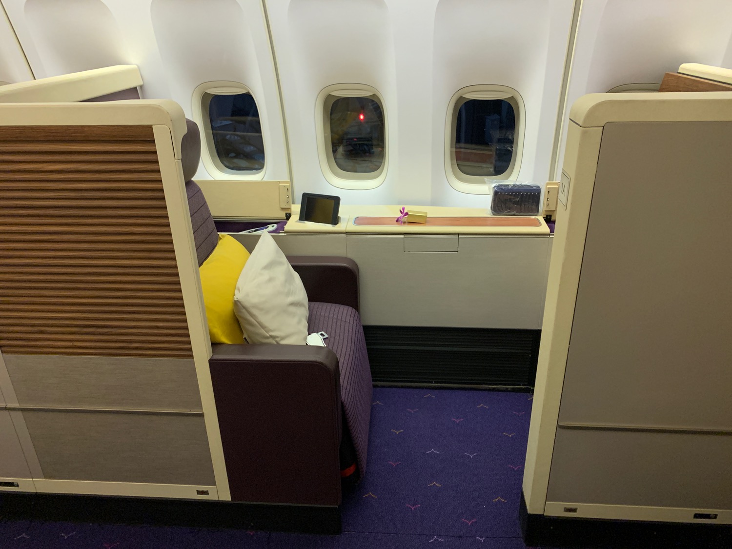 Thai Airways First Class: Better Than I Remembered - Live and Let's Fly
