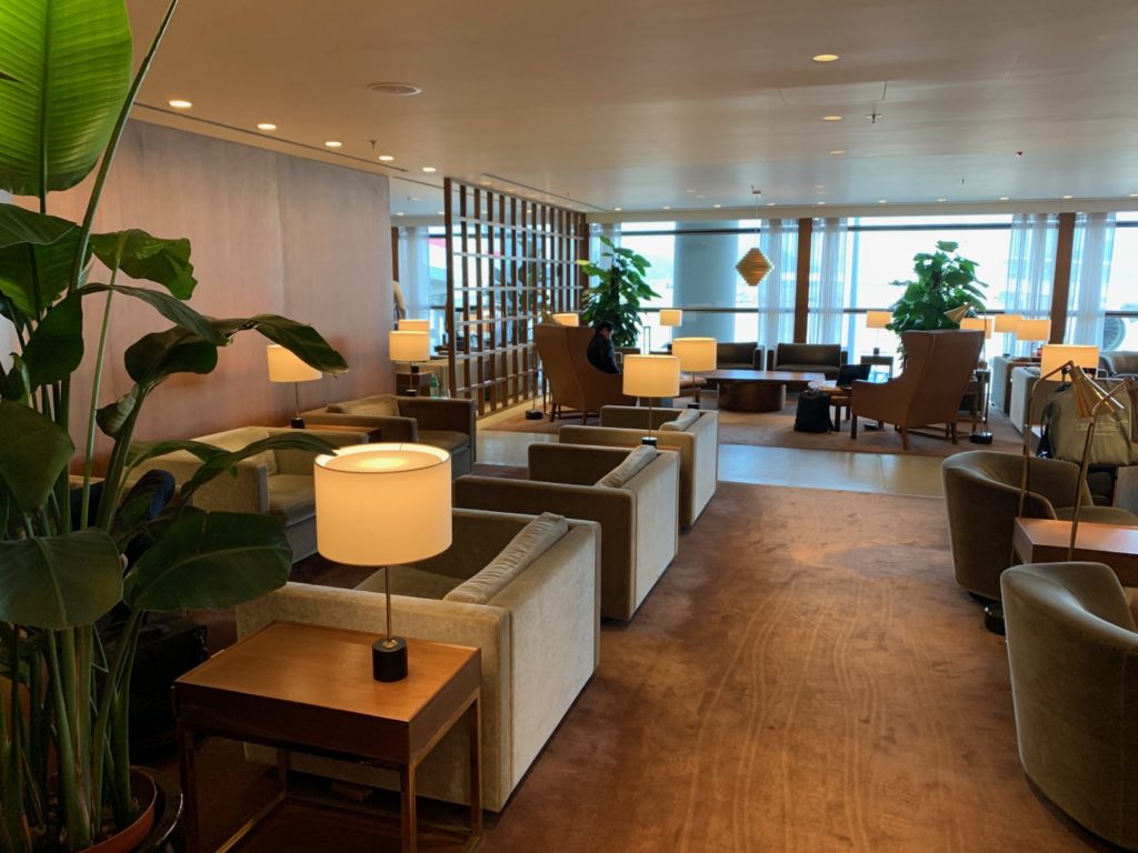 I've Fallen In Love With A New First Class Lounge! - Live and Let's Fly