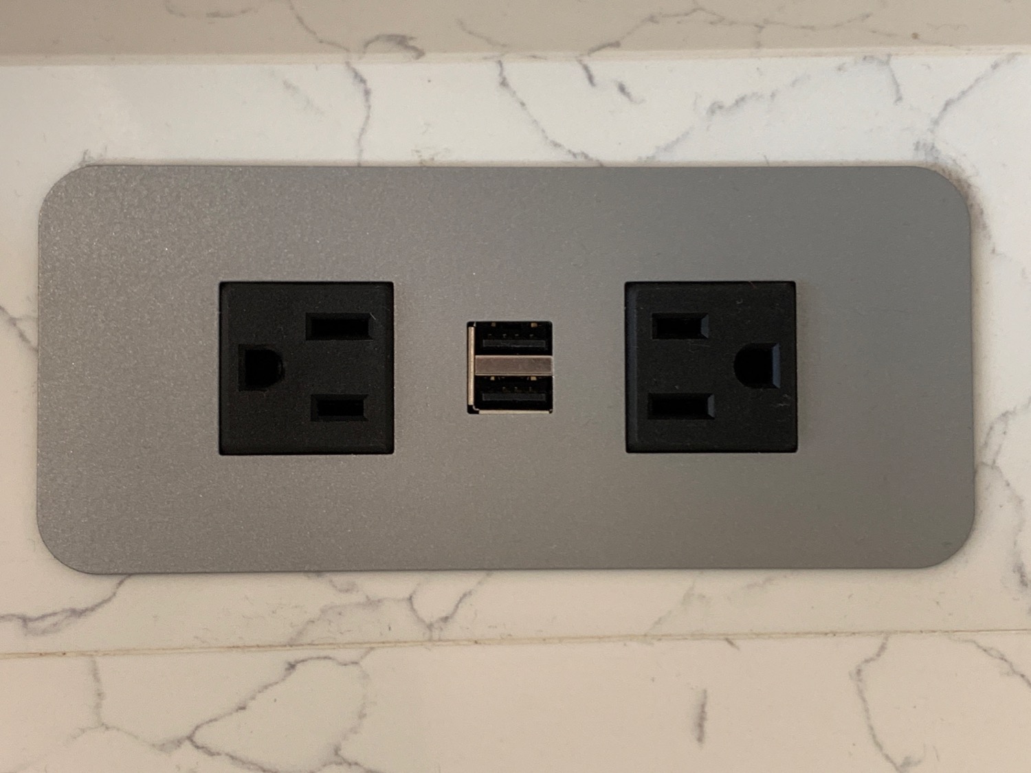 Review: ANA Lounge Honolulu (HNL) - Live and Let's Fly