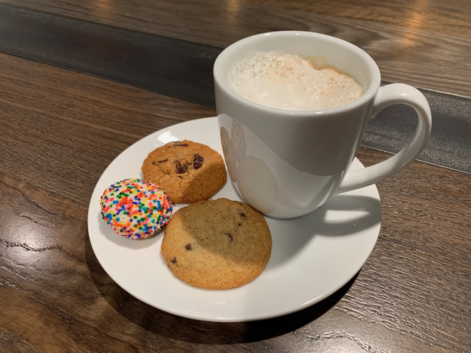 Alaska Airlines Simultaneously Delights And Disappoints - Live and Let ...