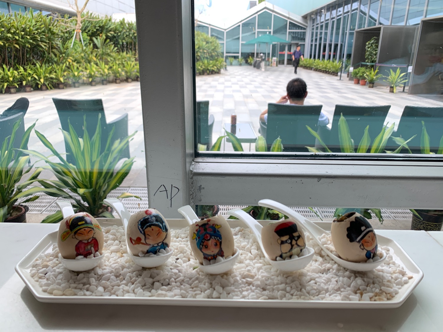 Review: China Southern Lounge Guangzhou (CAN) - Live and Let's Fly