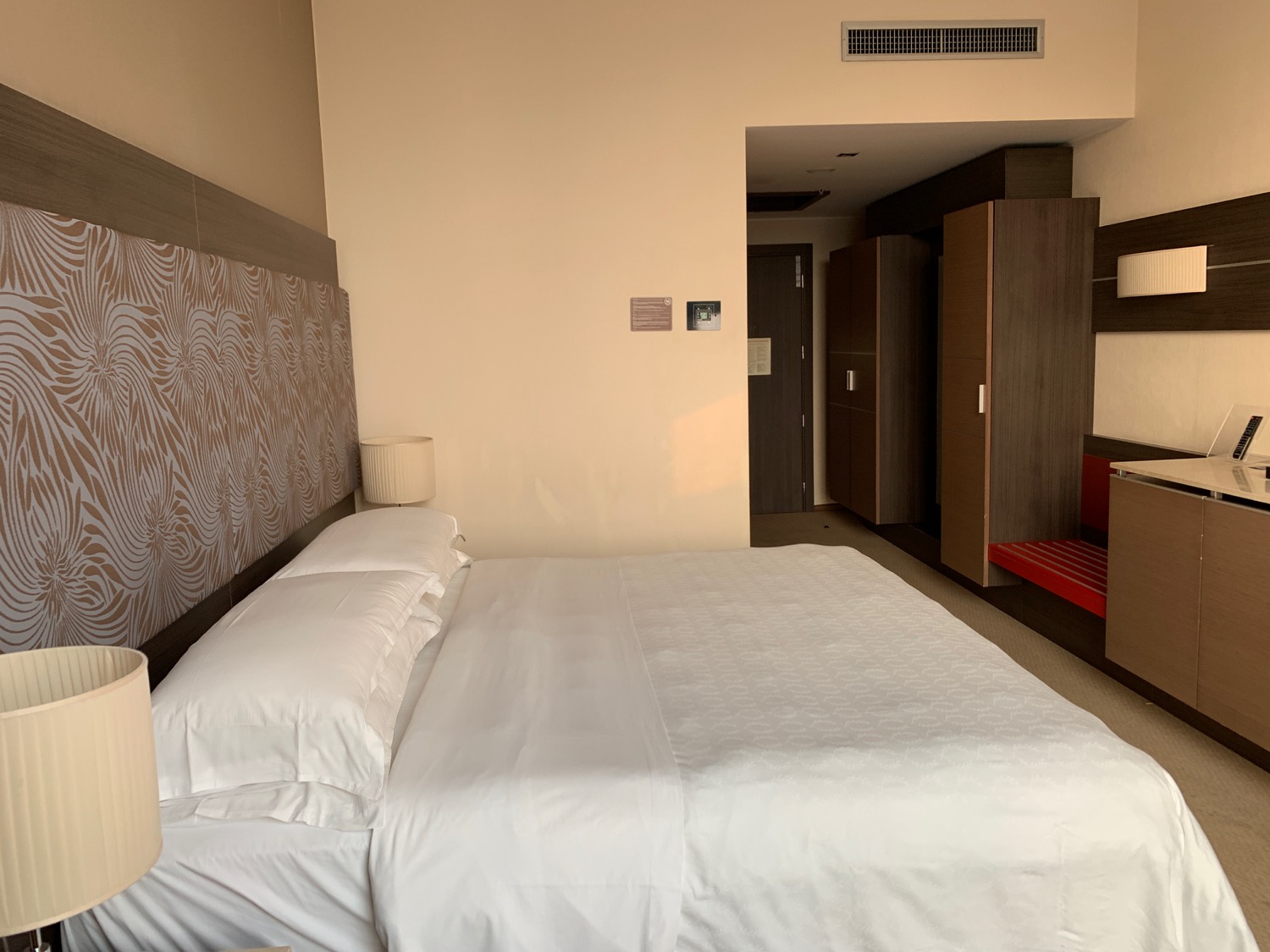 Review: Sheraton Milan Malpensa - Live and Let's Fly