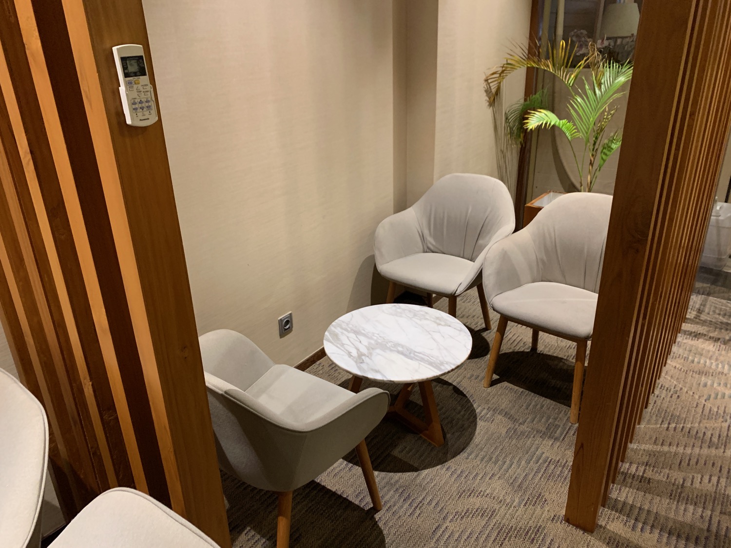 Review: Garuda Indonesia Business Class Lounge Bali (DPS) - Live and ...
