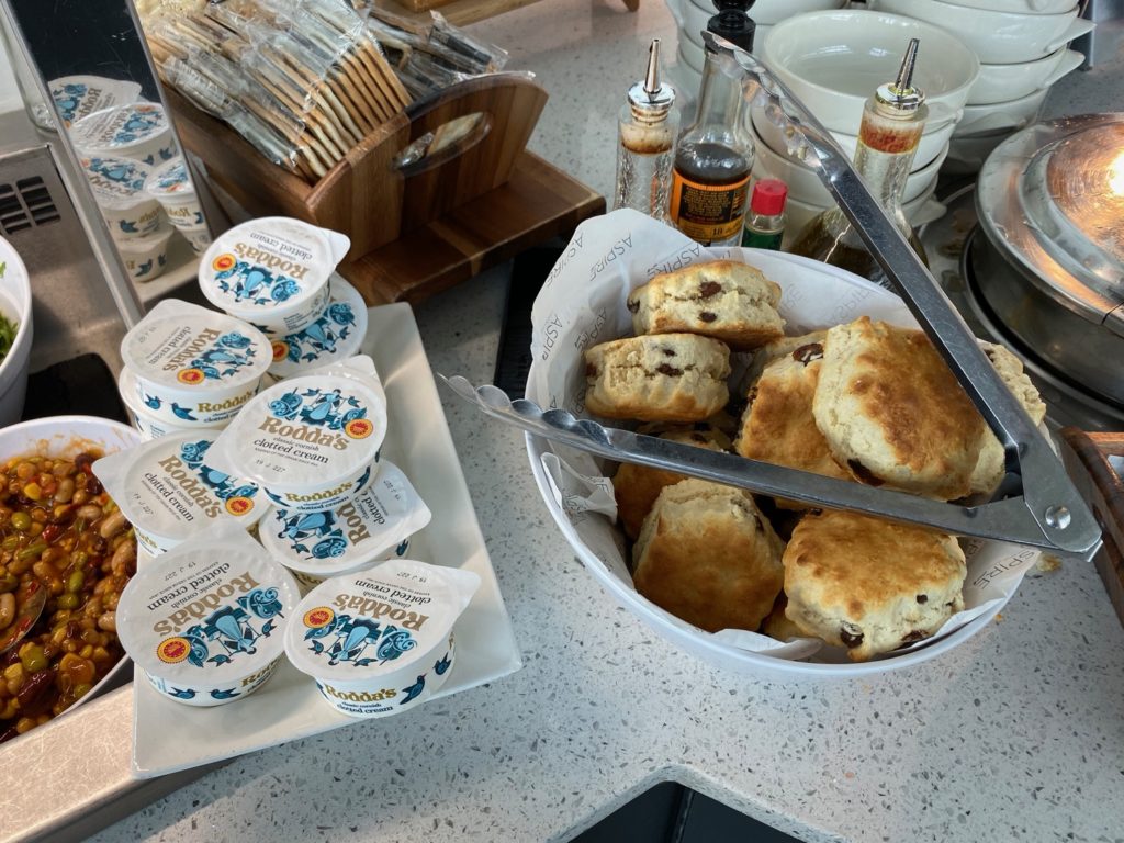 Breakfast, Lunch, And Dinner On British Airways - Live and Let's Fly