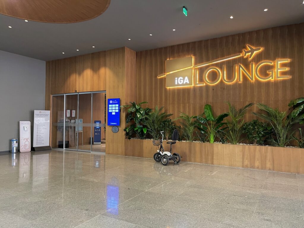 Review: IGA Lounge Istanbul - Live and Let's Fly