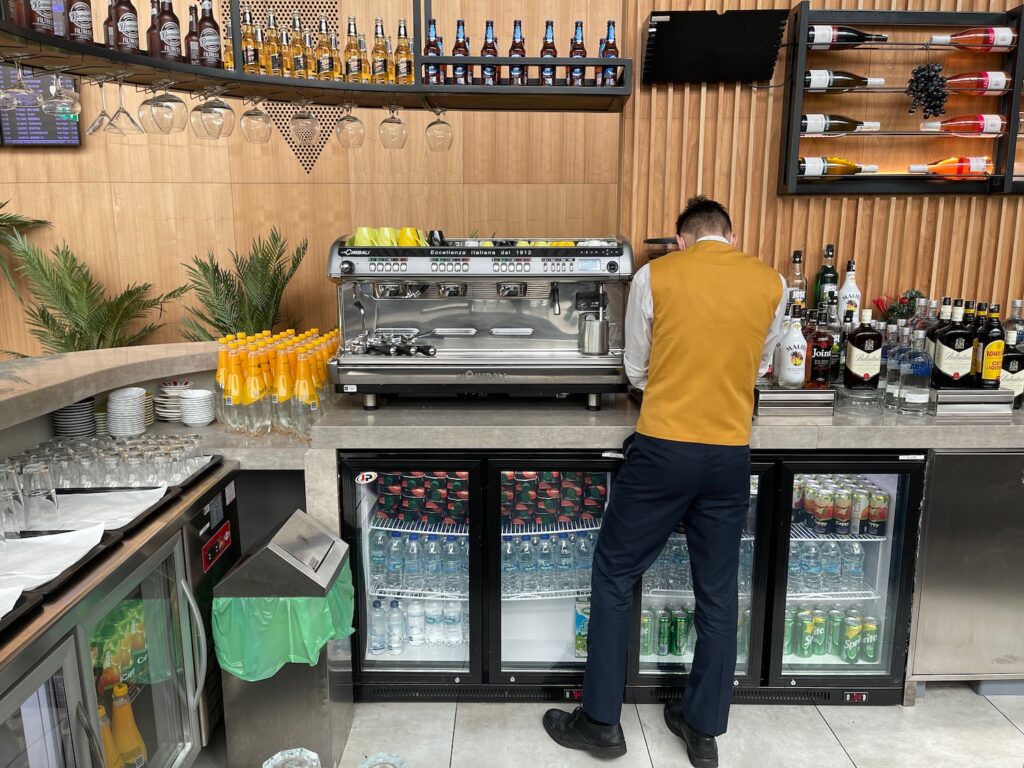 Review: IGA Lounge Istanbul - Live and Let's Fly