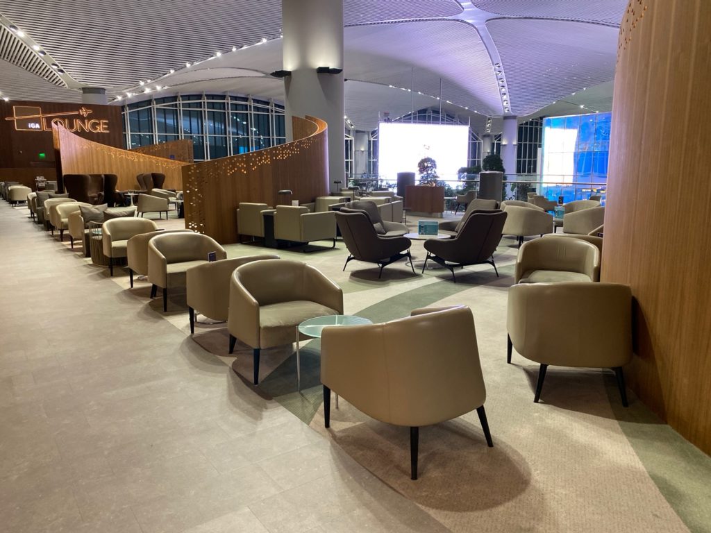 Review: IGA Lounge Istanbul - Live and Let's Fly