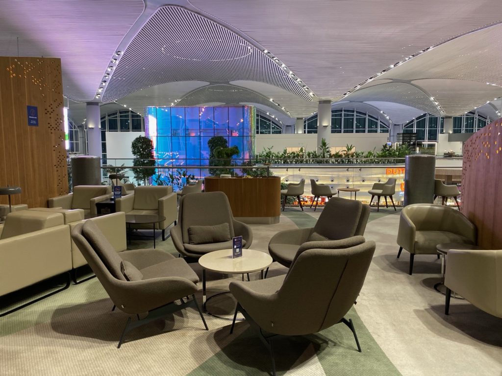 Review: IGA Lounge Istanbul - Live and Let's Fly