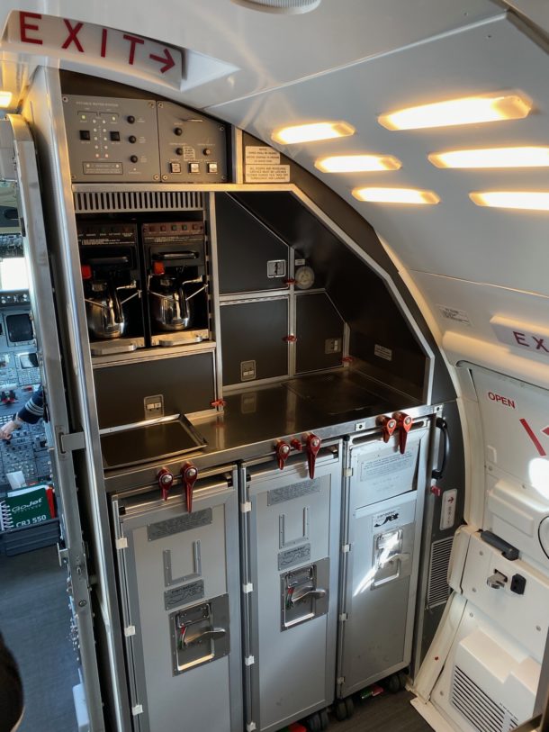 Exploring United's Swanky New CRJ-550 "Luxury" Regional Jet - Live and ...