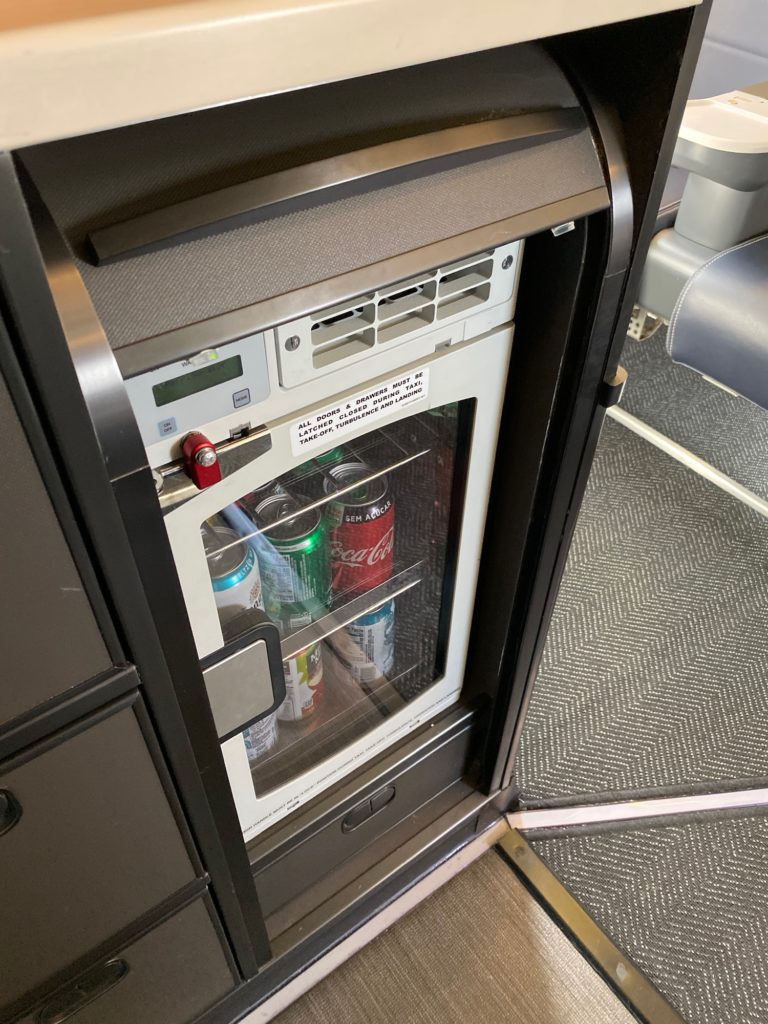 Review: United Airlines CRJ-550 First Class - Live and Let's Fly