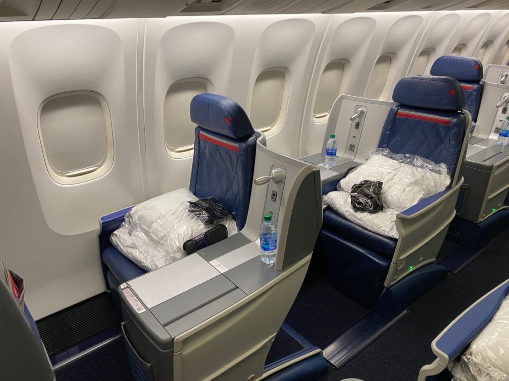 Review: Delta 767-300 Business Class Los Angeles To New York - Live and ...