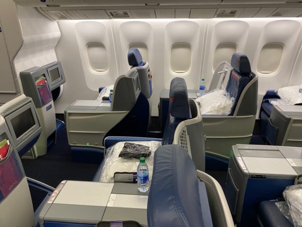 Review: Delta 767-300 Business Class Los Angeles To New York - Live and ...