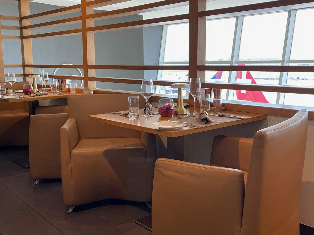 Review: Lufthansa First Class Lounge New York (JFK) - Live and Let's Fly