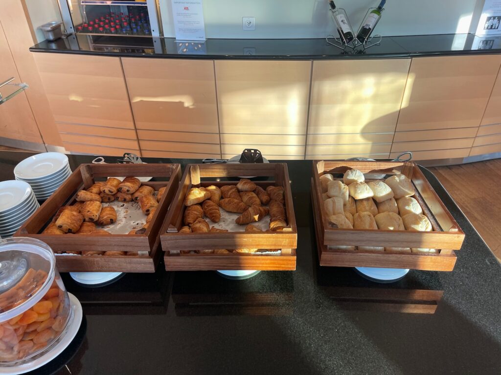 EuroAirport Skyview Lounge (BSL) Review: Your 2025 Guide