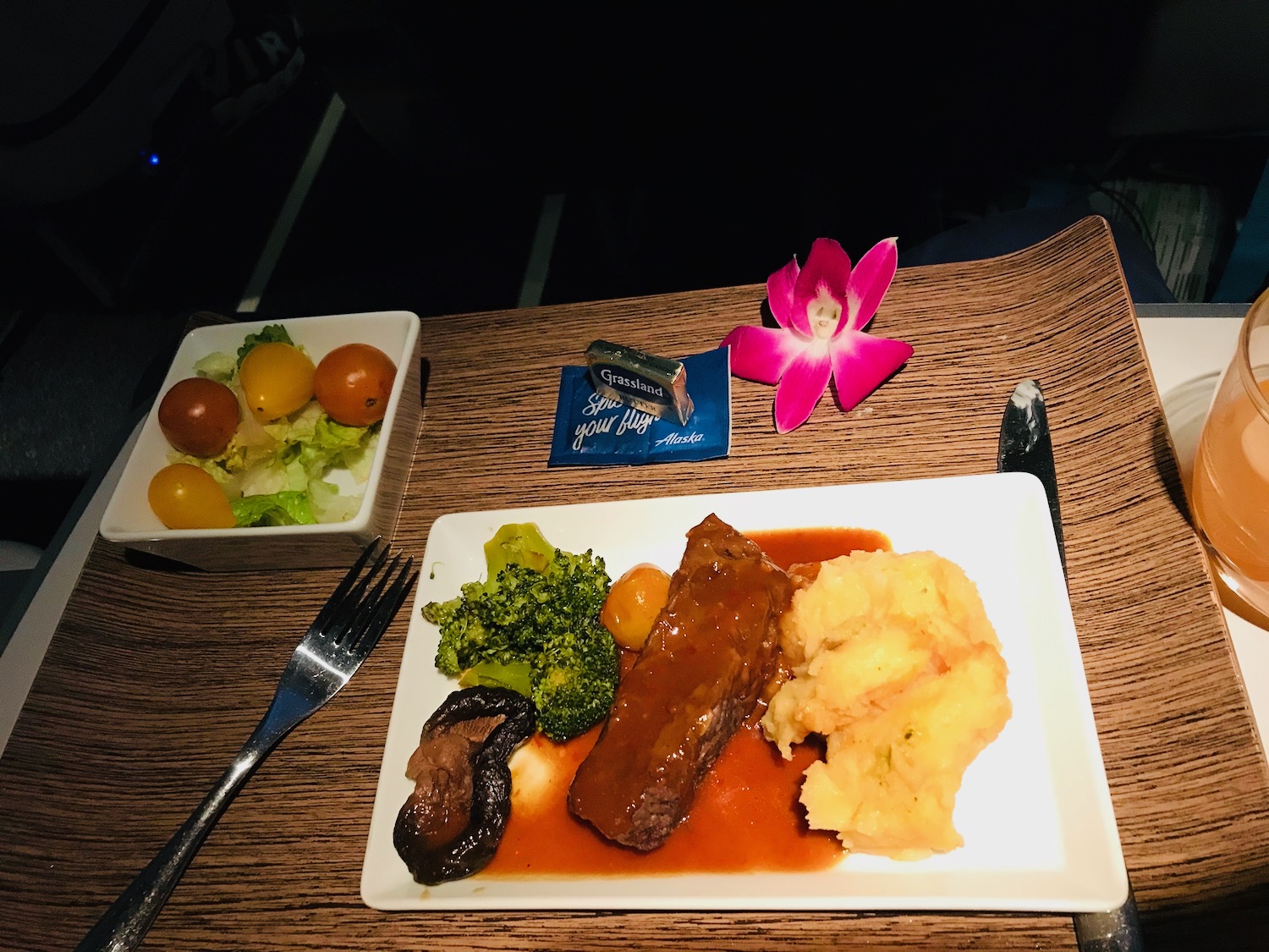 Alaska Airlines First Class Dining: Review & Insights