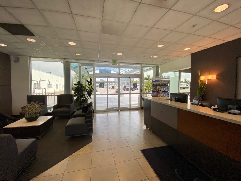 Review: Signature Flight Support (Private Jet Terminal) LAX - Live and ...