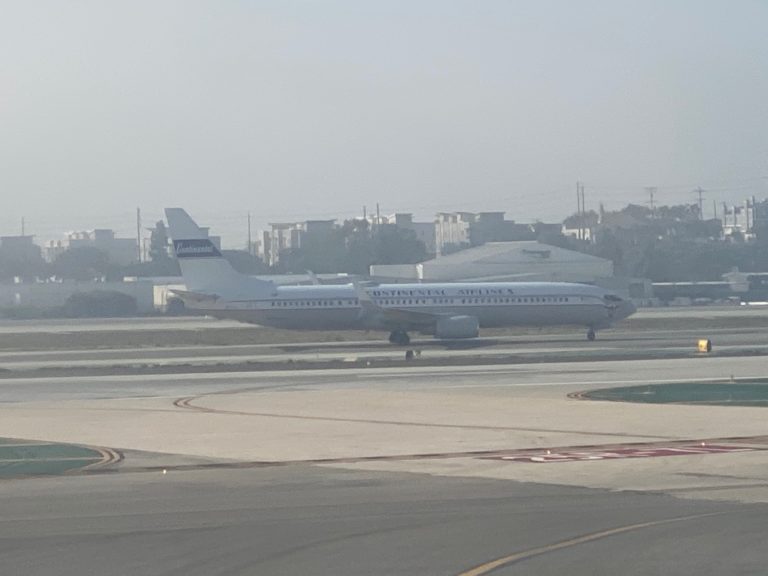 Review: United Airlines 777-200 Economy Class HD (High Density) - Live ...